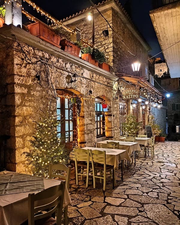 ΕΣΤΙΑΤΟΡΙΟ ΚΑΡΥΤΑΙΝΑ ΓΟΡΤΥΝΙΑ | ΤΟ ΚΑΣΤΡΟ - Tavernes.gr