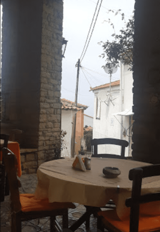 ΕΣΤΙΑΤΟΡΙΟ ΜΑΝΩΛΑΤΕΣ ΣΑΜΟΣ | ΤΑΒΕΡΝΑ ΔΕΣΠΟΙΝΑ - Tavernes.gr