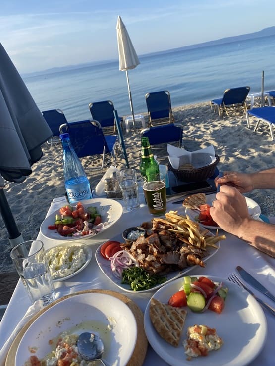 ΕΣΤΙΑΤΟΡΙΟ ΠΕΥΚΟΧΩΡΙ ΧΑΛΚΙΔΙΚΗΣ | ΠΙ & ΦΙ - Tavernes.gr