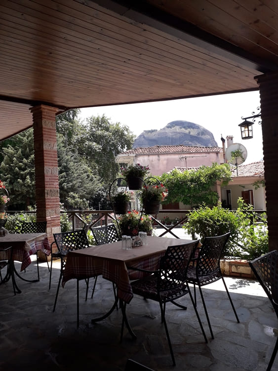 ΕΣΤΙΑΤΟΡΙΟ ΤΑΒΕΡΝΑ ΚΑΣΤΡΑΚΙ ΤΡΙΚΑΛΩΝ | ΠΡΩΤΑΤΟ - Tavernes.gr