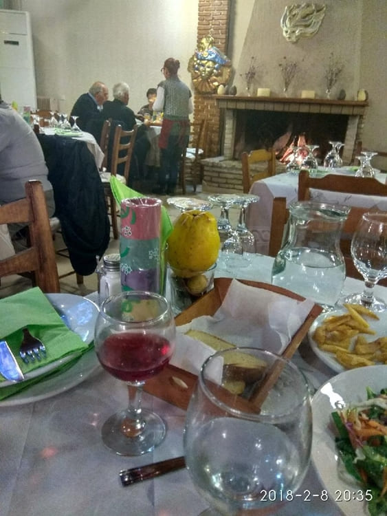 ΤΑΒΕΡΝΑ ΚΑΤΩ ΤΙΘΟΡΕΑ | ΠΑΡΝΑΣΣΟΣ - Tavernes.gr