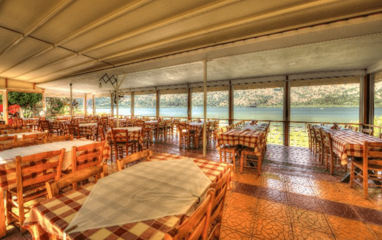 ΤΑΒΕΡΝΑ ΛΙΜΝΗ ΚΟΥΡΝΑ XANIA | ΚΟΡΡΗΣΙΑ - Tavernes.gr
