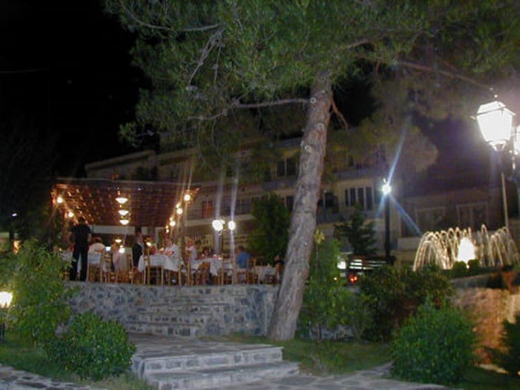 ΕΣΤΙΑΤΟΡΙΟ ΚΑΛΑΜΠΑΚΑ | ΠΑΝΕΛΛΗΝΙΟ - Tavernes.gr