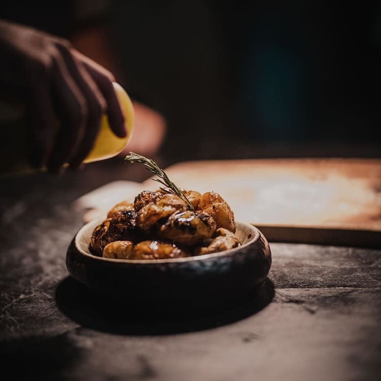 ΕΣΤΙΑΤΟΡΙΟ ΧΑΝΙΑ | ΤΑ ΧΑΛΚΙΝΑ - Tavernes.gr
