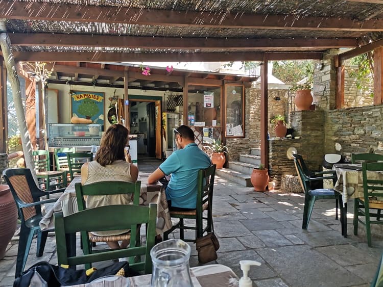 ΕΣΤΙΑΤΟΡΙΟ-ΤΑΒΕΡΝΑ ΜΕΝΗΤΕΣ ΑΝΔΡΟΣ | ΠΗΓΕΣ ΚΑΡΥΔΙΕΣ - Tavernes.gr