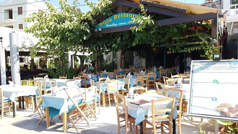 ΕΣΤΙΑΤΟΡΙΟ-ΤΑΒΕΡΝΑ-ΠΙΤΣΑΡΙΑ ΚΑΡΛΟΒΑΣΙ | RENDEZVOUS 2000 - Tavernes.gr